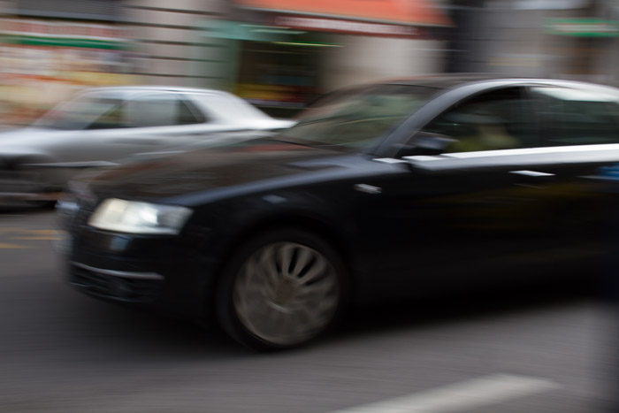 What is Panning? (How to Use it to Photograph Movement)