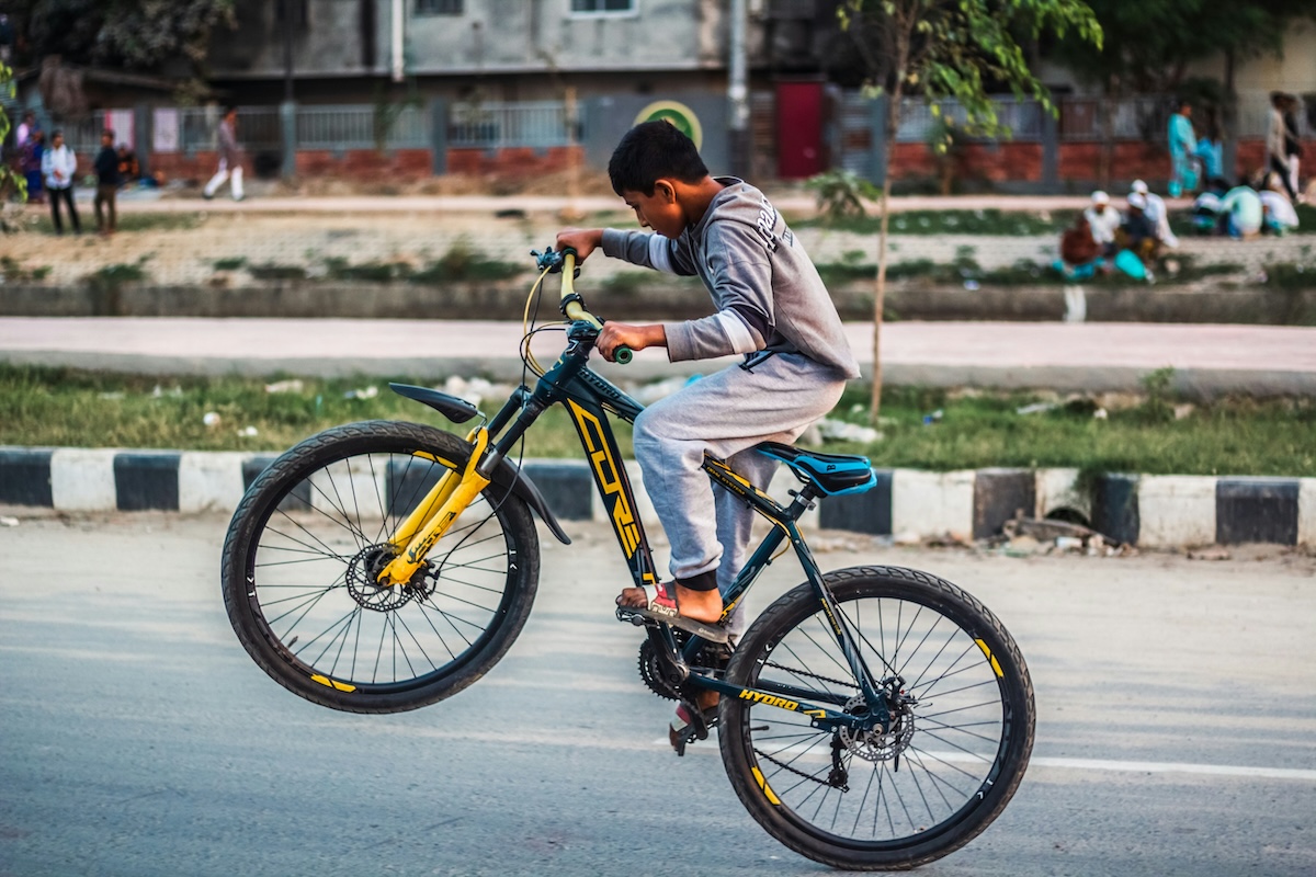 How to Use Burst Mode for Better Shots (4 Easy Steps)